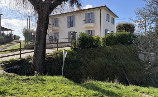 Luxury duplex homes for sale in Terontola, Cortona, Tuscany | JamesEdition