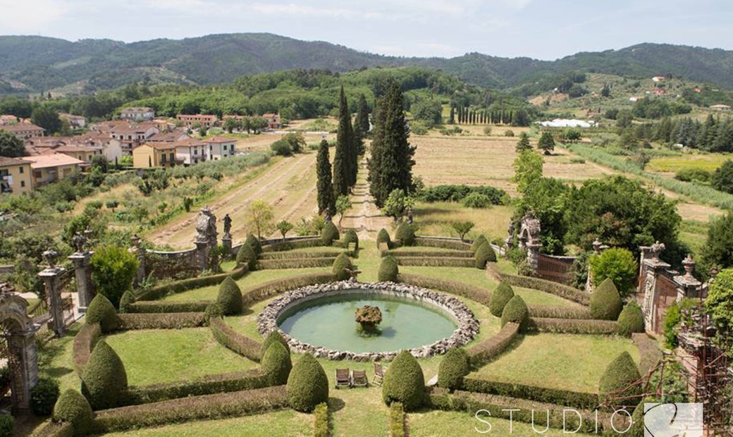 Frescoed Apartment Inside An Eighteenth Century Villa In Baco, Tuscany ...