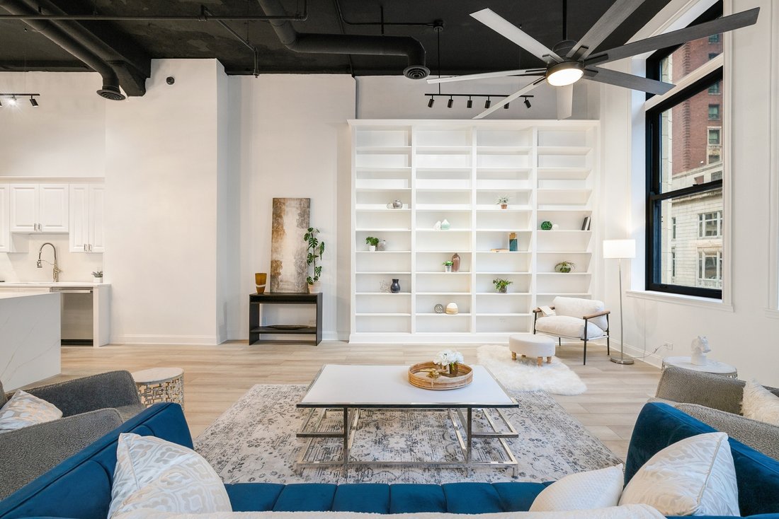120 S State St # 4 In Chicago, Illinois, United States For Sale (17317852)