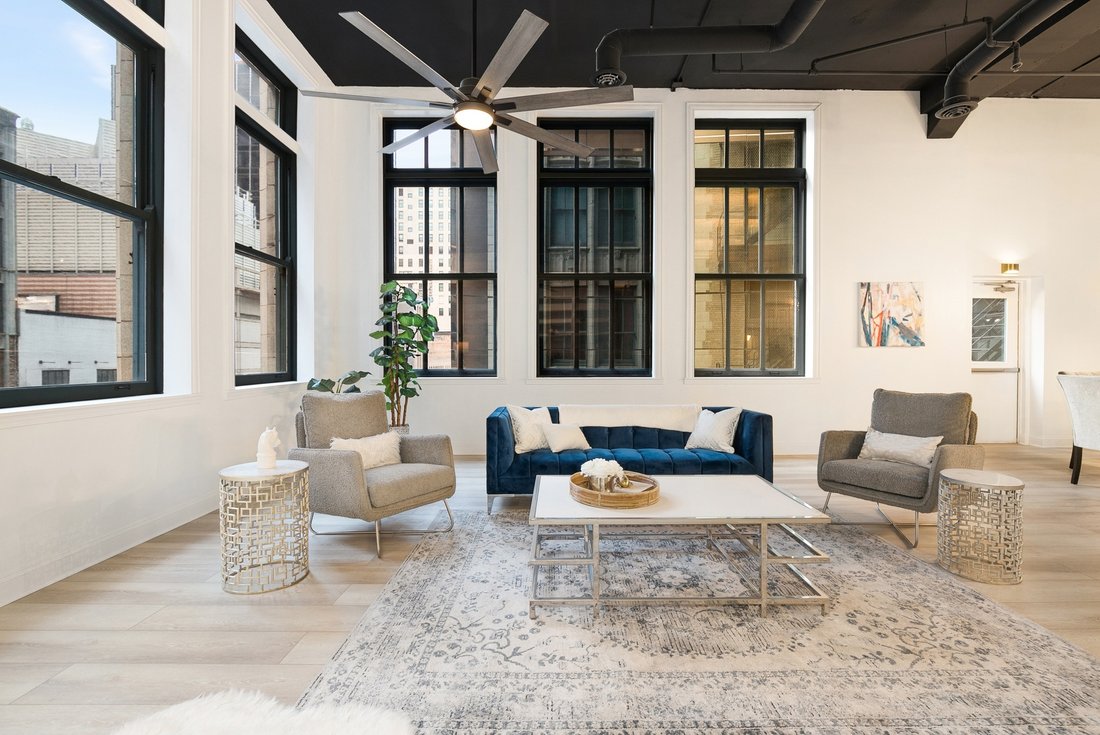 120 S State St # 4 In Chicago, Illinois, United States For Sale (17317852)