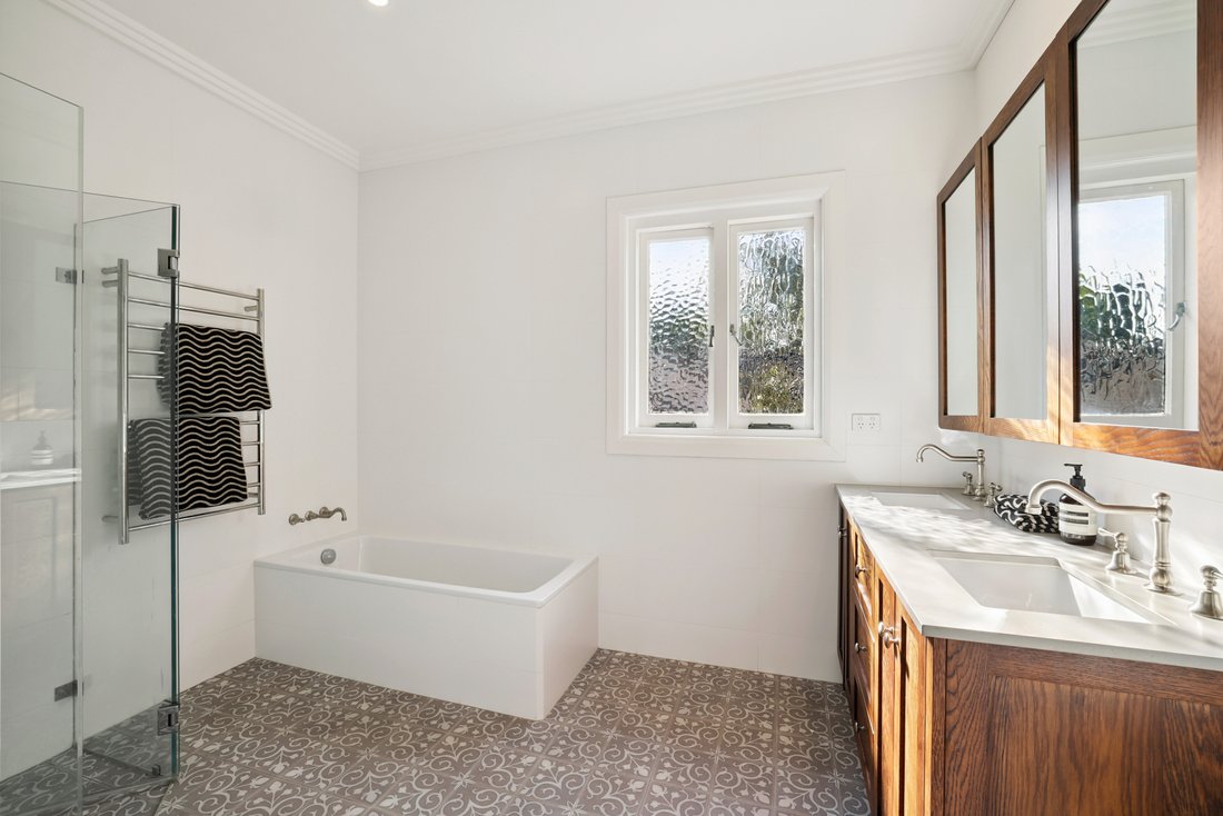 Lavish Estate Masterfully Designed For In Pymble, New South Wales ...