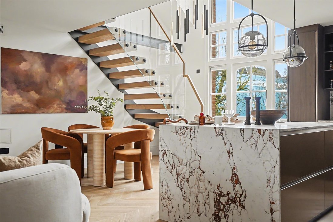 Chalcot Gardens, Belsize Park, London, Nw3 In London, England, United ...