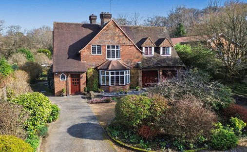 Luxury homes with fitness center / gym for sale in Wormley, England ...