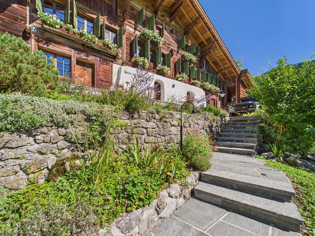A Contemporary Alpine Chalet Of Rare In Zweisimmen, Canton Of Bern ...