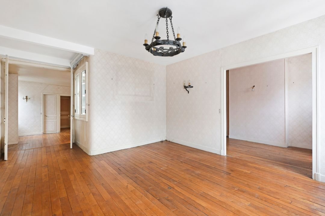 4 Rooms Mabillon In Paris, île De France, France For Sale (17411882)
