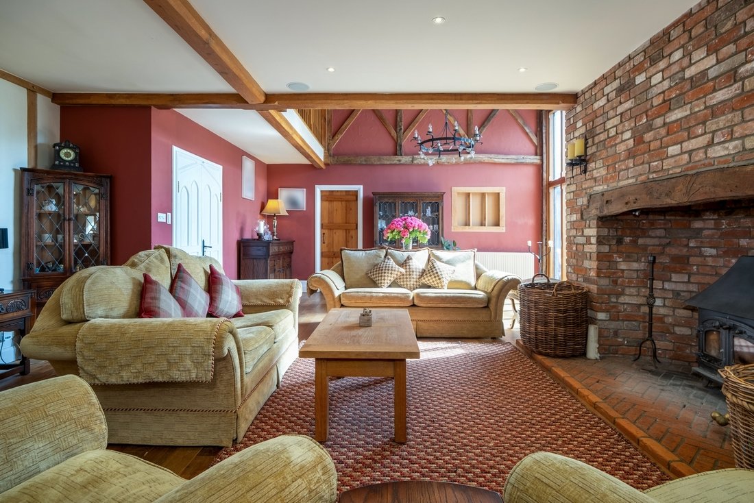 5 Bedroom Barn Conversion For Sale In In Dickleburgh, England, United ...