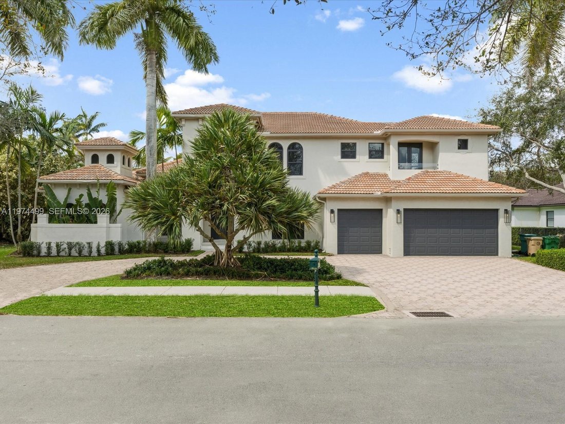 Domaine Exquis Avec Des Finitions Et Un Design Dans Davie, Floride ...