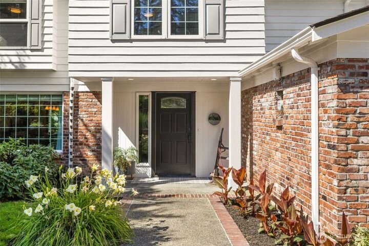 Idyllic Waterfront Retreat With Private Dock In Bothell, Wa, United ...