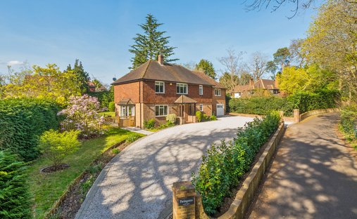 Luxury houses for sale in St Johns Lye, Woking, England | JamesEdition