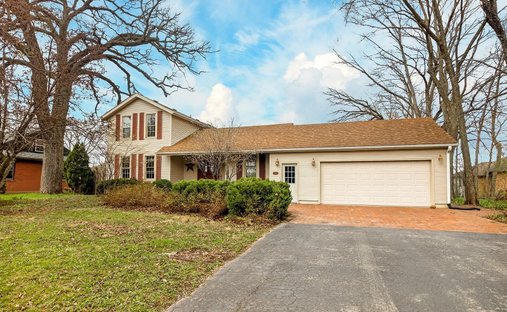 Luxury riverfront homes for sale in Rockton, Illinois | JamesEdition
