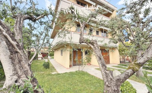 Luxury country homes for sale in Campi Bisenzio, Tuscany, Italy ...