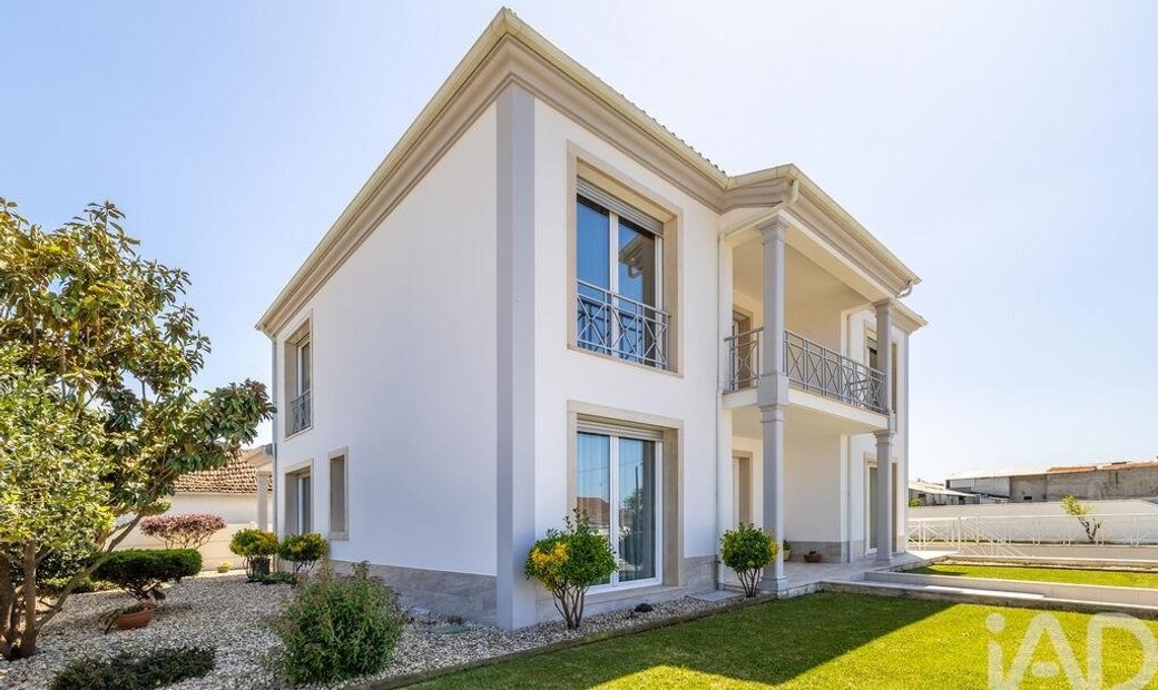 Leiria Town House In Souto Da Carpalhosa E Ortigosa, Leiria District ...