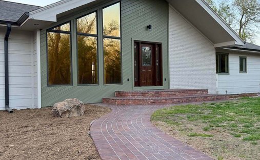 Luxury waterfront houses for sale in Springfield, Nebraska | JamesEdition