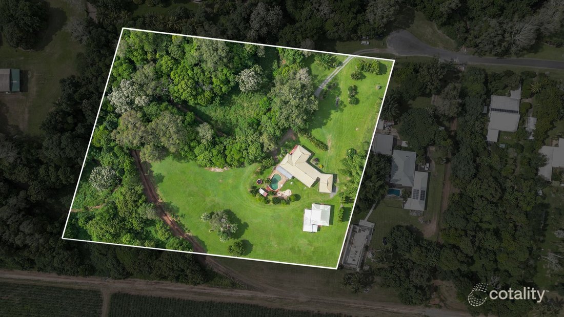 Platz, Aussicht Und Komfort — 5 In Gordonvale, Queensland, Australien ...
