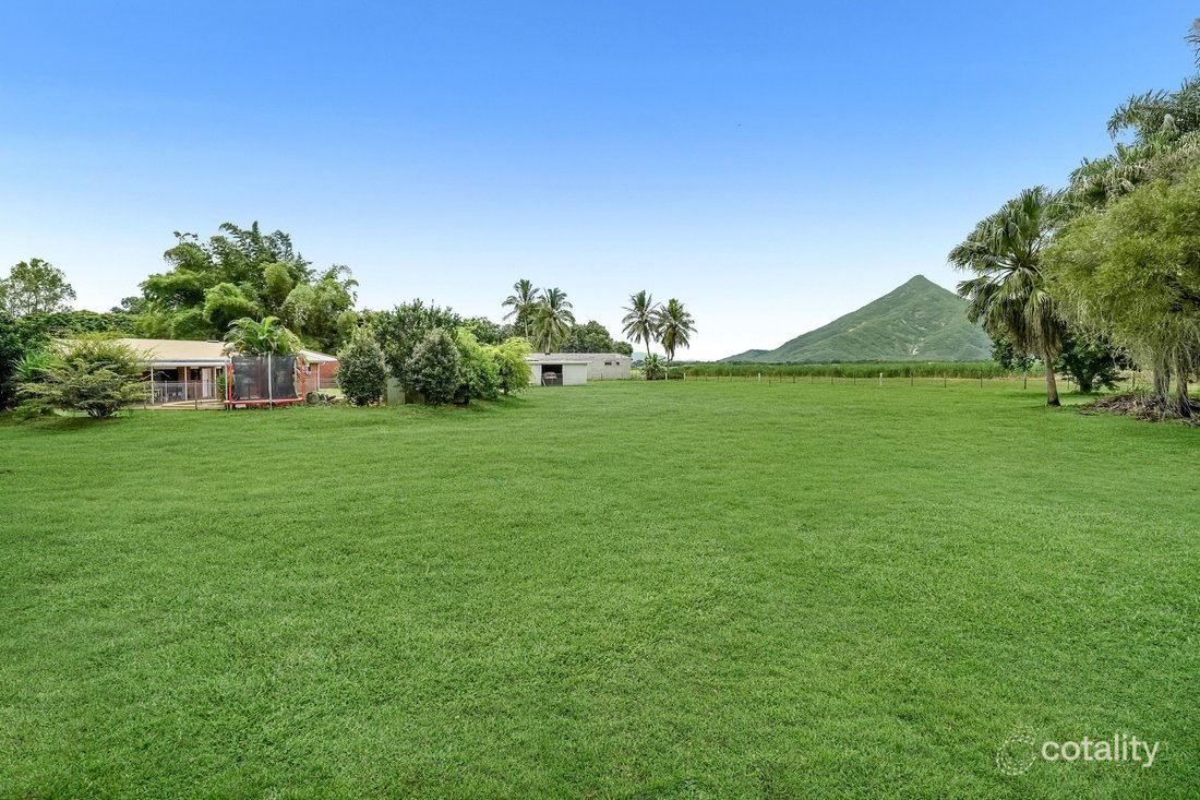 Platz, Aussicht Und Komfort — 5 In Gordonvale, Queensland, Australien ...