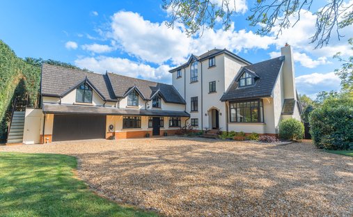 Luxury panoramic / scenic view homes for sale in Gwyddymp, Wrexham ...