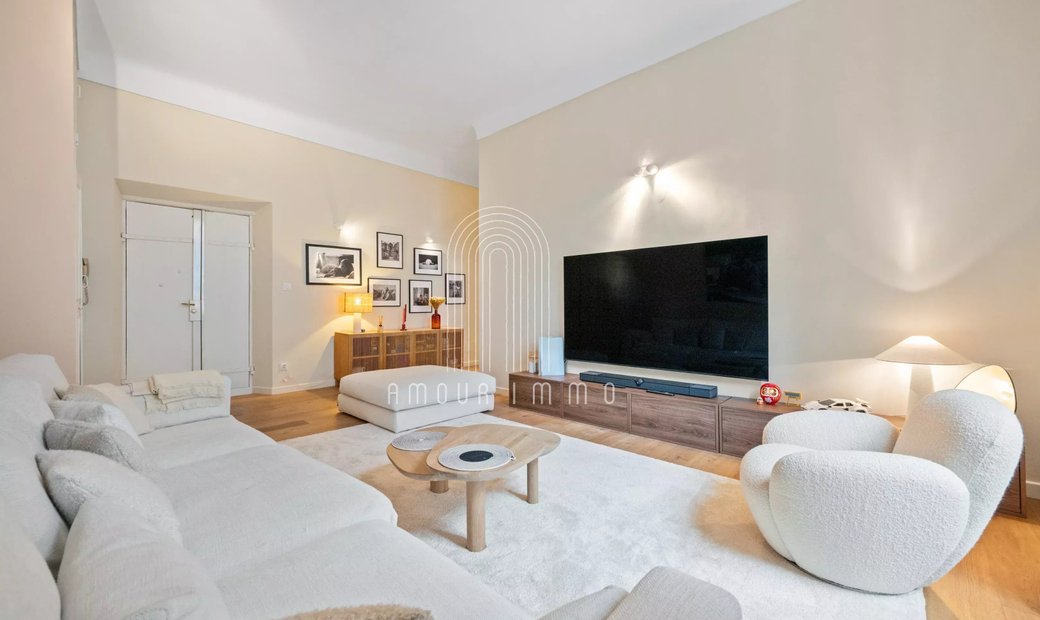 Superb 2 Room Apartment Le Port, In Nice, Provence Alpes Côte D'azur ...