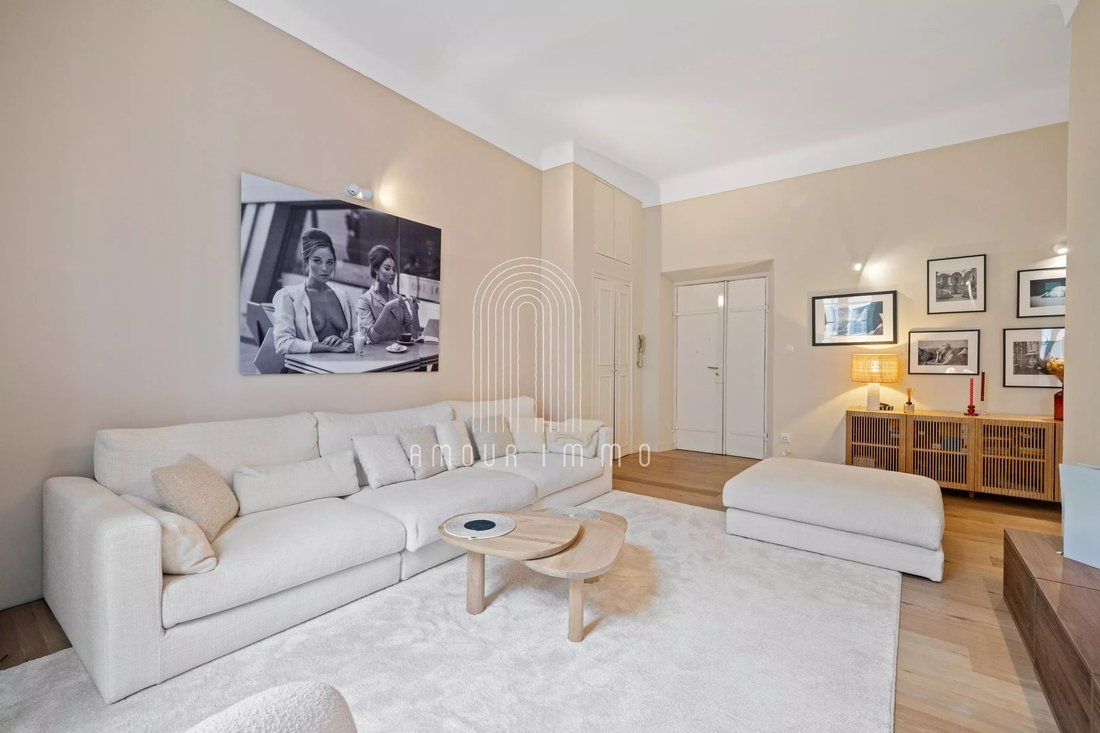 Superb 2 Room Apartment Le Port, In Nice, Provence Alpes Côte D'azur ...