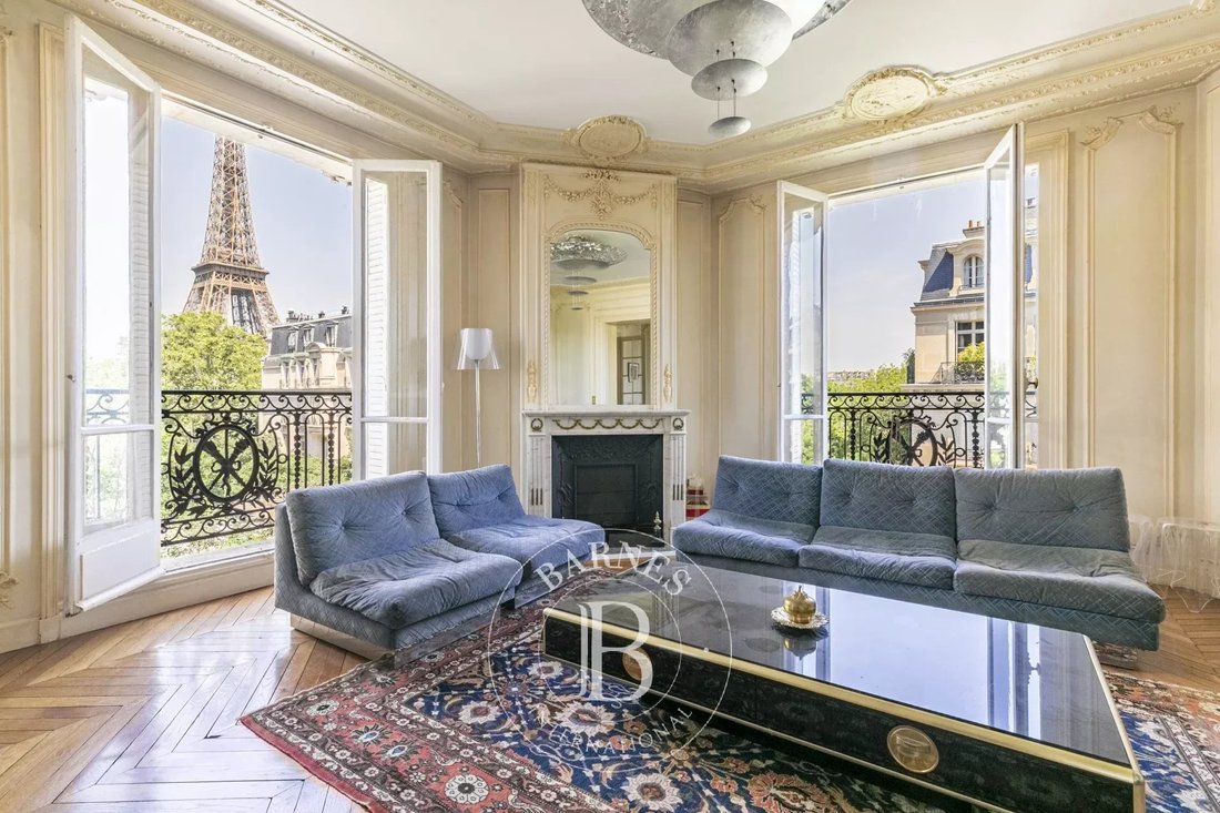 Paris 7ème Apartment In Paris, île De France, France For Sale (18031296)