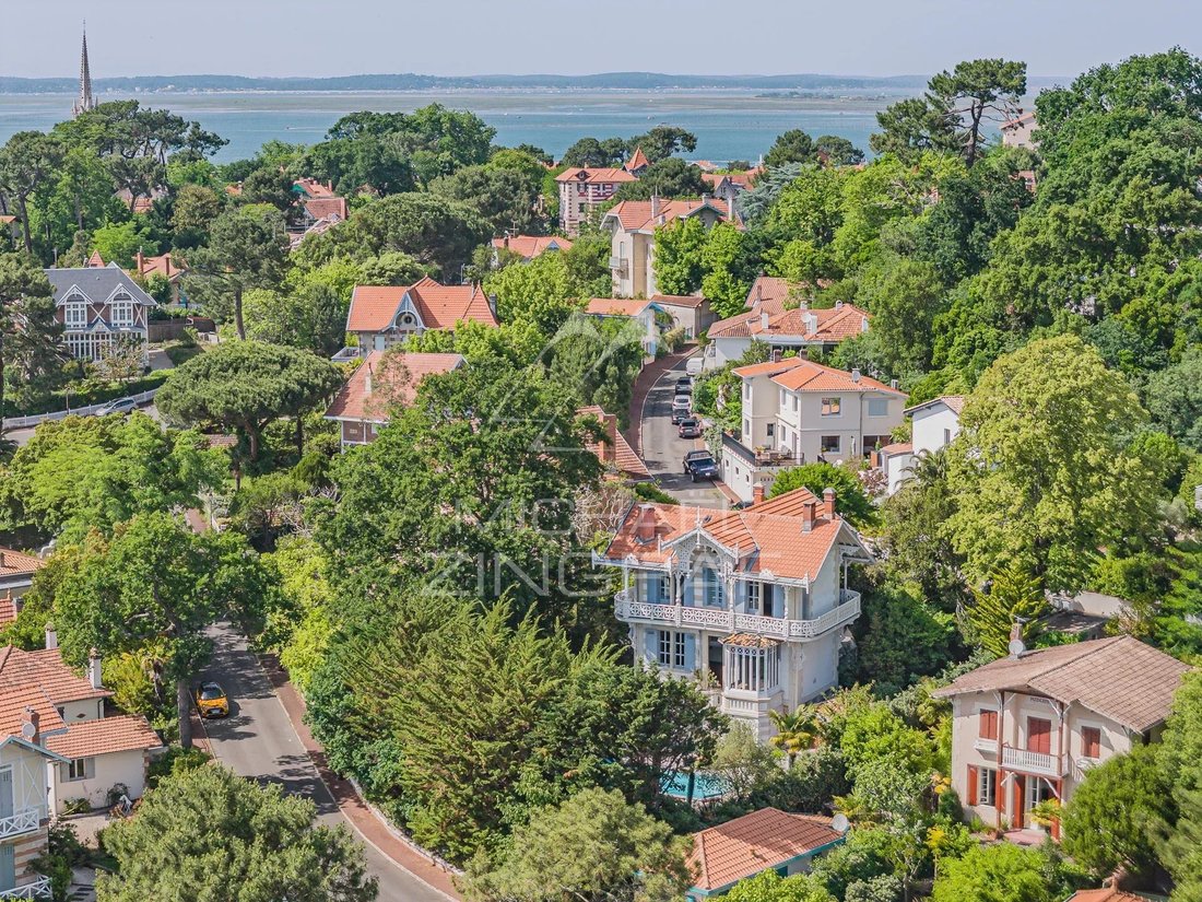 An Iconic Residence In Arcachon’s In Arcachon, Nouvelle Aquitaine ...