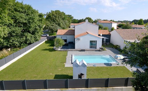 Real Estate Listings by Proprietes-privees FAUCON Anthony - France ...