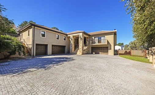 Luxury homes with library for sale in Van Riebeeckshof, Cape Town ...