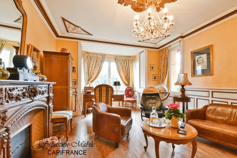Bourgeois House For Sale With 10 Rooms In In Pontorson, Normandy ...