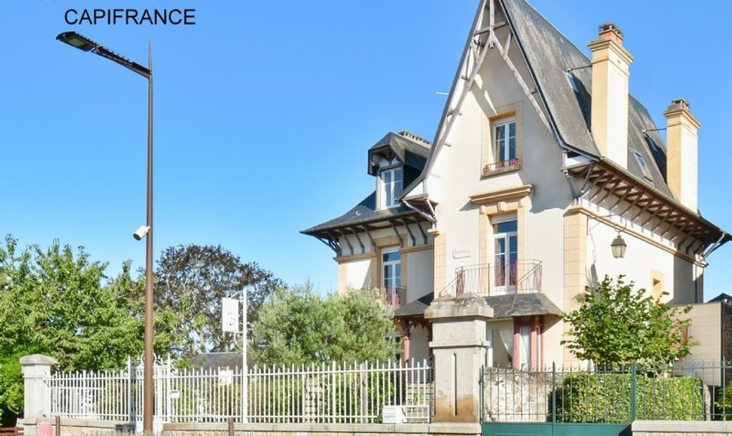 Bourgeois House For Sale With 10 Rooms In In Pontorson, Normandy ...