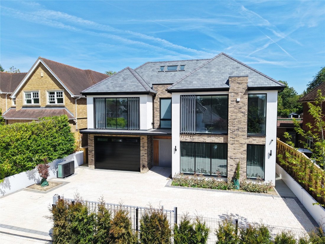 Mizen Close, Cobham, Surrey In Cobham, England, United Kingdom For Sale ...