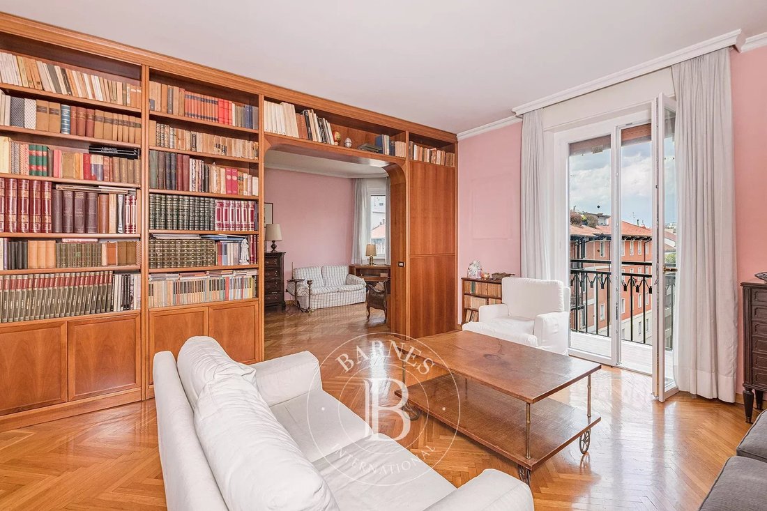 Bright Apartment On A High Floor In Cinque Giornate Cadore, Milan ...