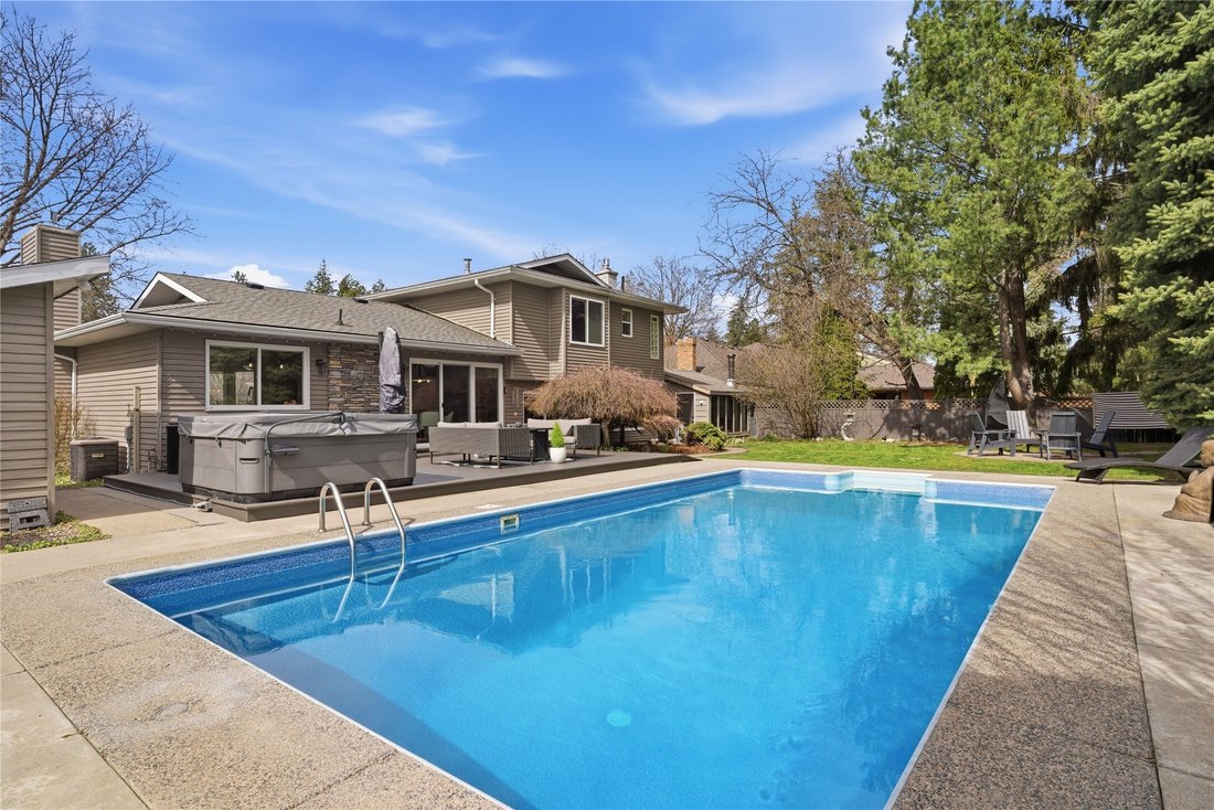 Perfect Family Home With Connection, En Kelowna, Columbia Británica ...