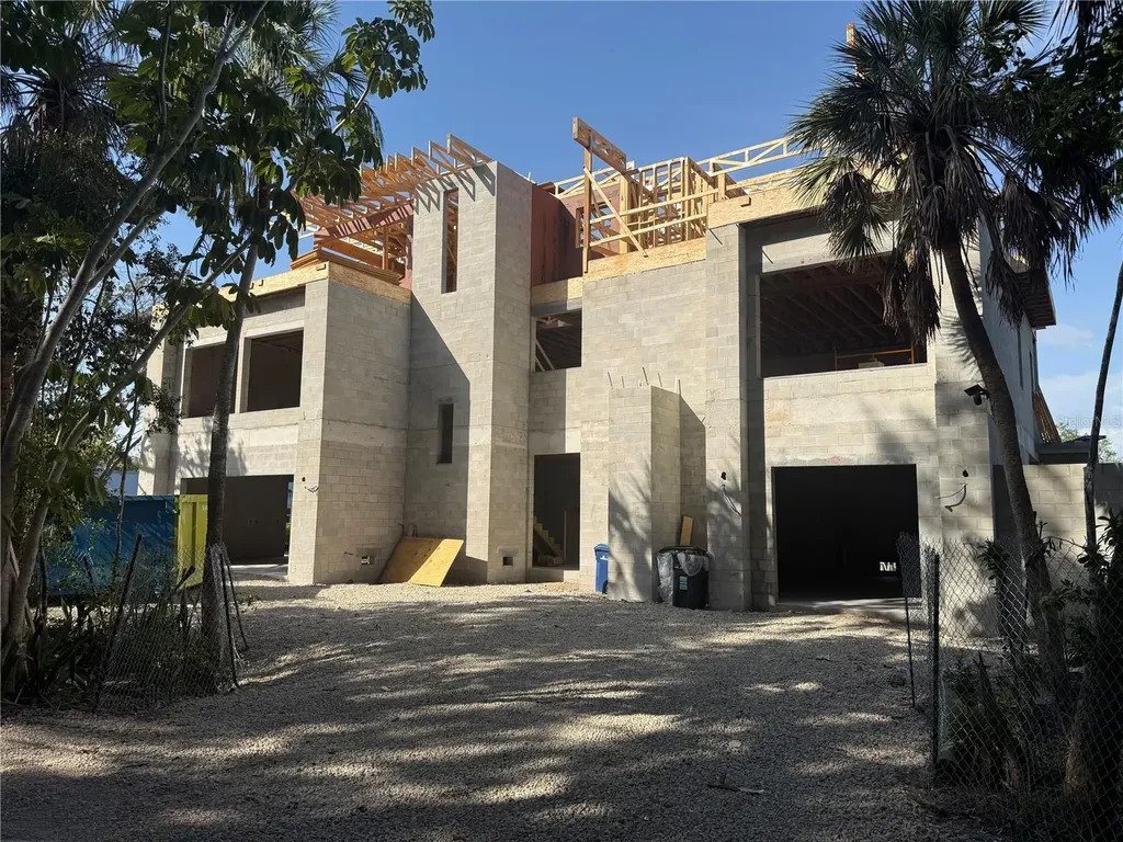 Coastal Modern Luxury With Infinity Pool In Siesta Key, Florida, United ...