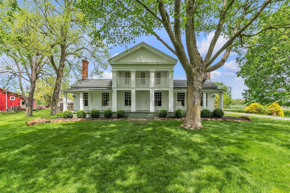 Timeless Luxury Estate With Iconic Event Barn Dans Dexter, Michigan ...