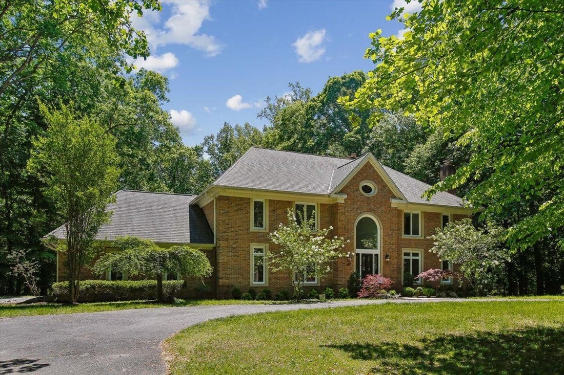 Timeless Elegance Meets Modern Luxury In In Rockville, Maryland, United ...