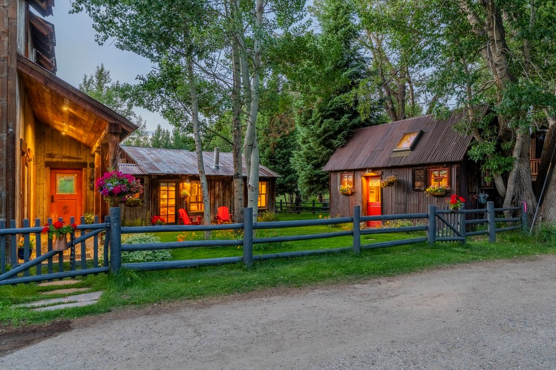 Bear Alley Unwrap The In Crested Butte, Colorado, Vereinigte Staaten Zu ...