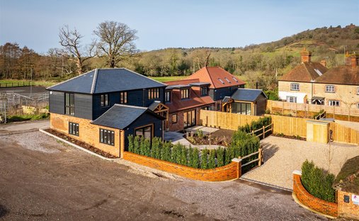 Luxury mountain view homes for sale in St Catherines, Guildford ...