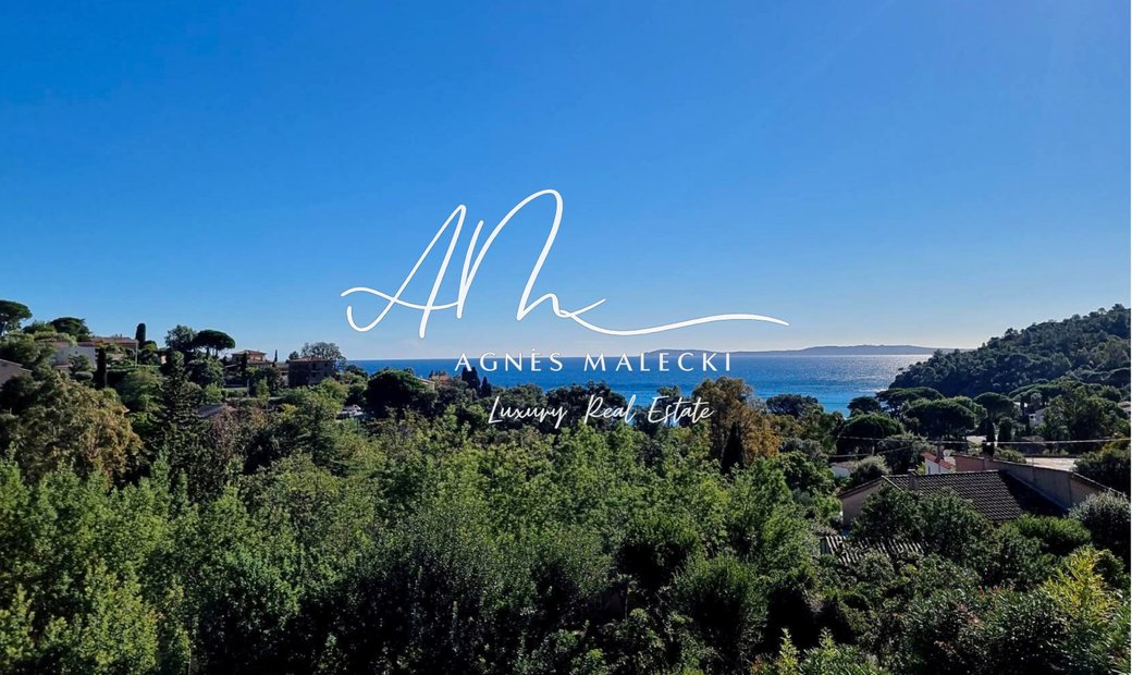 Property Of Over 3,400 M² En Le Lavandou, Provenza Alpes Costa Azul ...