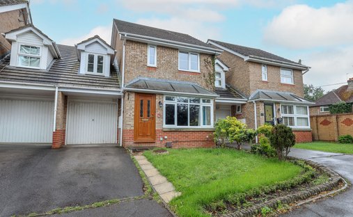 Luxury homes for sale in Abbotsford, Burgess Hill, England | JamesEdition