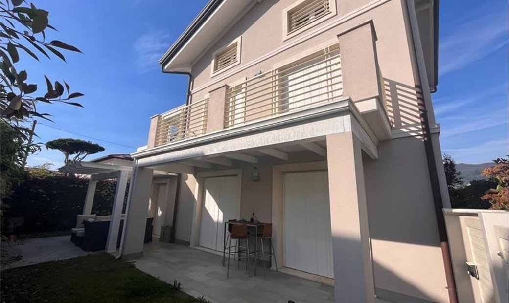 Sale Of Villas Montignoso Cinquale In Cinquale, Montignoso, Tuscany For ...