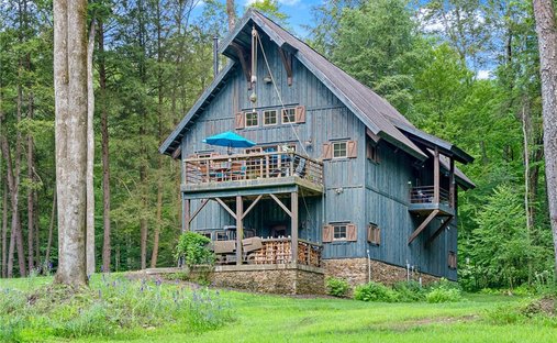 Luxury homes for sale in Big Run, Pennsylvania | JamesEdition