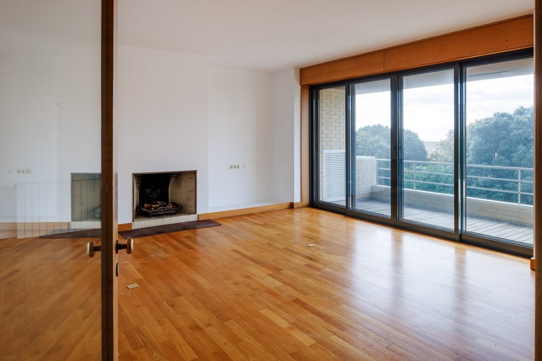 3+1 Bedroom In Aldoar, Foz Do Douro E Nevogilde, Porto District ...
