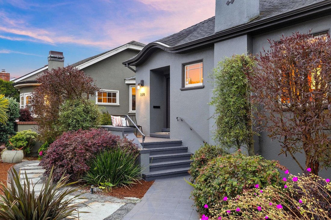 Romantic Architecture + Garden In San Francisco, California, United ...