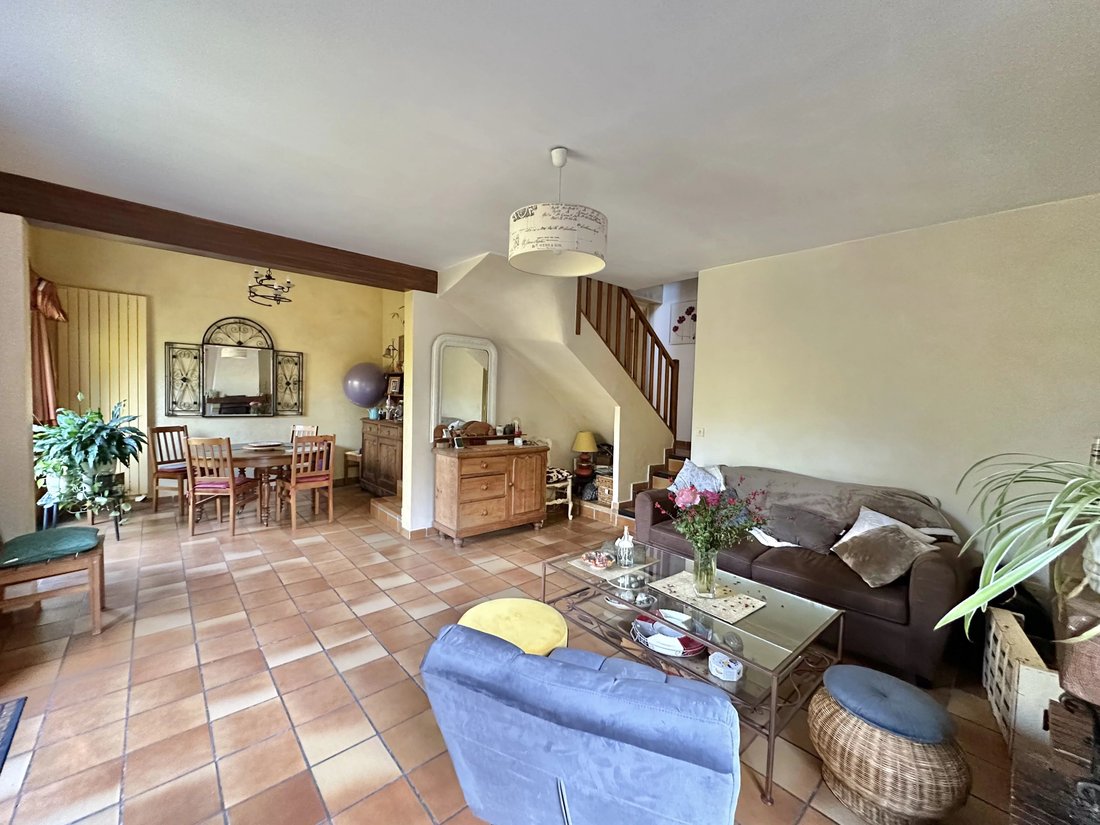 House Of 111.32 M2 Near The City In Noisy Le Grand, île De France ...