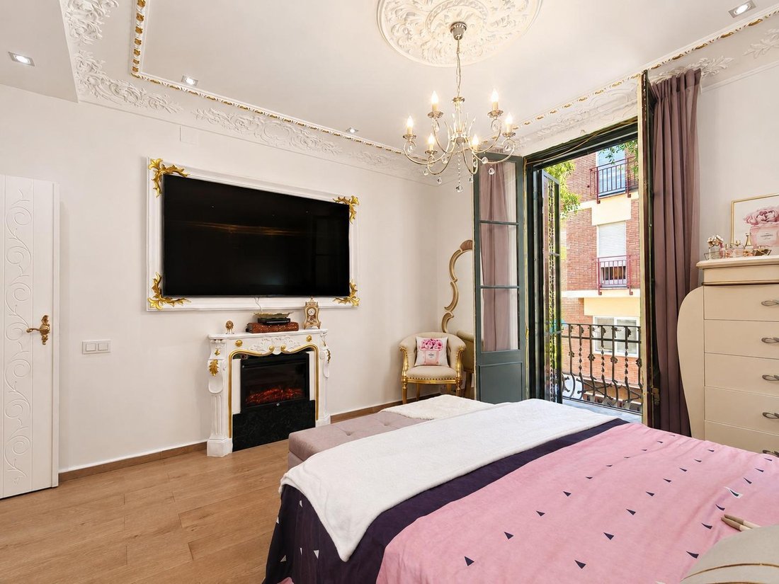 Neo Baroque Style Apartment In A Listed In Sants Montjuic, Barcelona ...