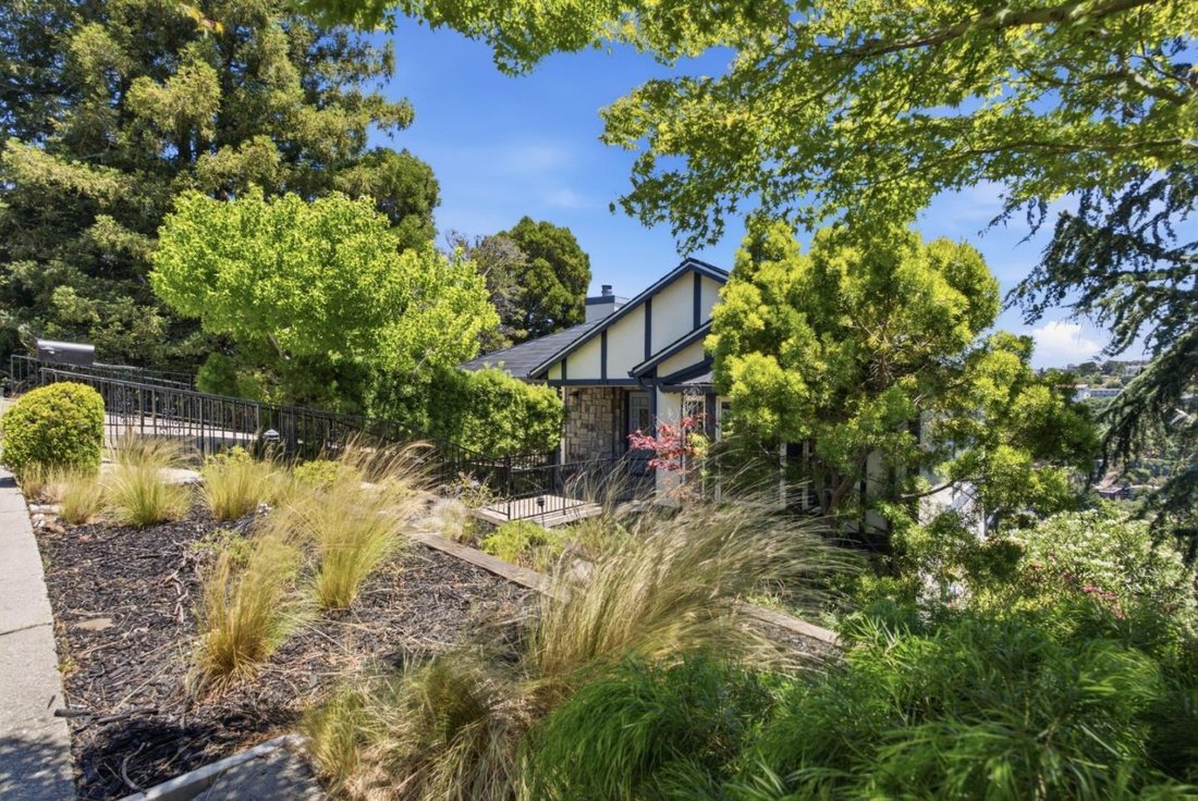 Single Family Home/House San Carlos In San Carlos, California, United ...