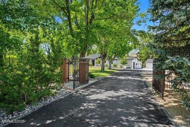 Elegant Juniper Hills Retreat With Expansive In Reno, Nevada, United ...