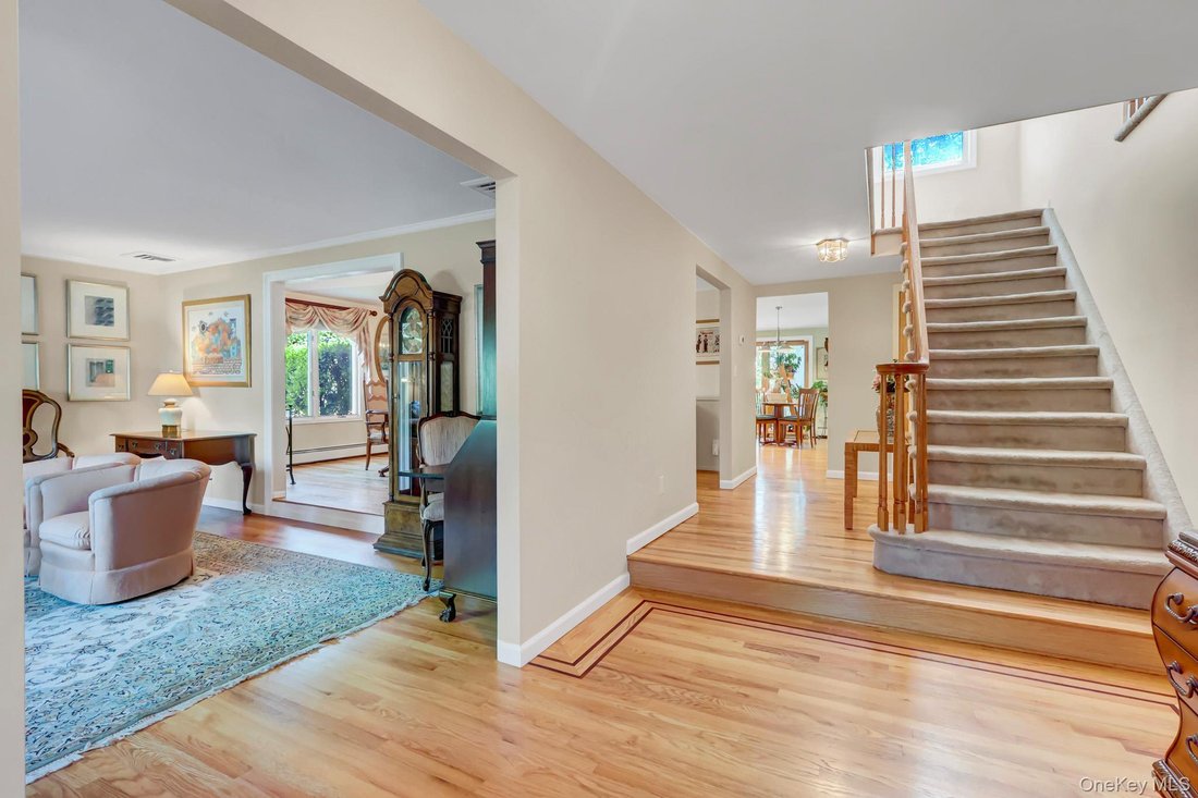 54 Sandy Hollow Drive Smithtown, New In Smithtown, New York, United ...