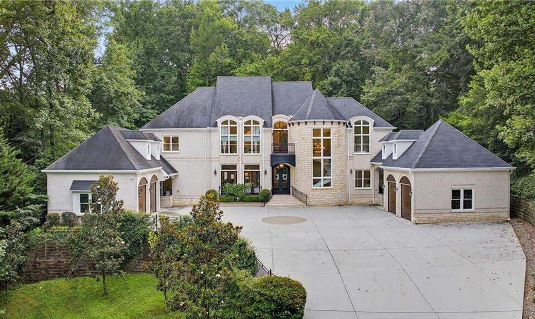 Elegant European Estate With Luxurious Pool In Atlanta, Georgia, United ...