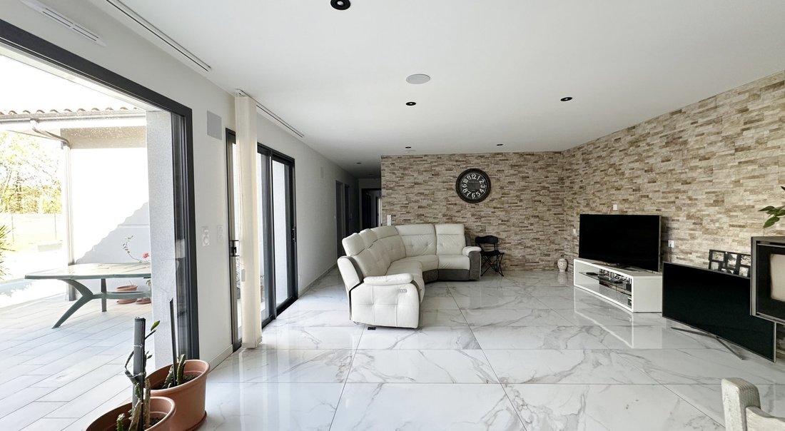 Villa Contemporaine In Saint Paul Lès Dax, Nouvelle Aquitaine, France ...