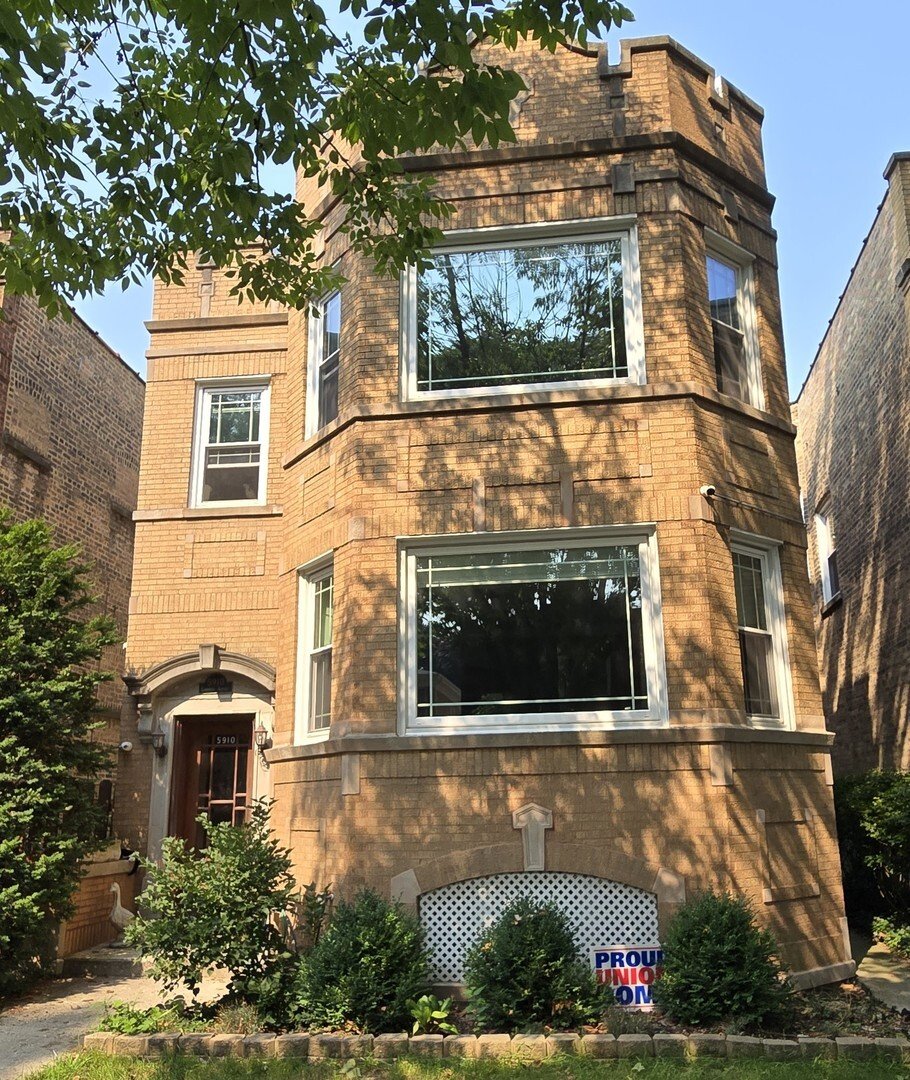 Multi Family In Chicago In Chicago, Illinois, United States For Sale ...